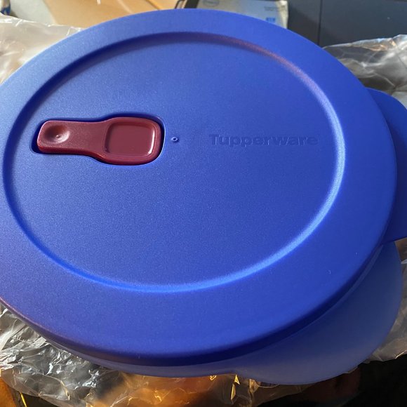 Tupperware | Kitchen | Tupperware Crystalwave Plus 44 Cup Container ...